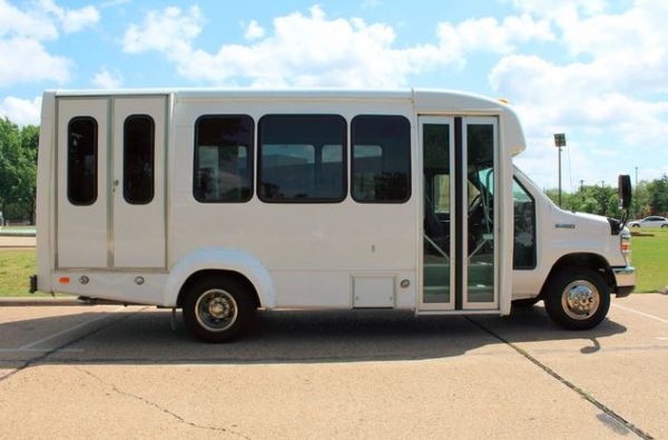 Mini Coach Retirement Homes Transportation | Toronto Bus Co.